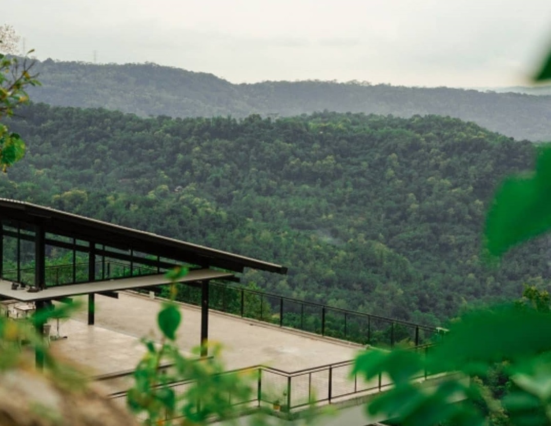 Obelix Hills Sunset View Jogja - Review Lokasi Dan Harga Tiket ... Obelix Hills Sunset View Jogja - Review Lokasi Dan Harga Tiket ...