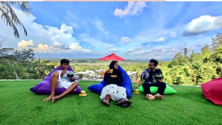 Bee Dyoti Hidden Cafe Bantul, Info Tiket Masuk & Menu - Travelandword