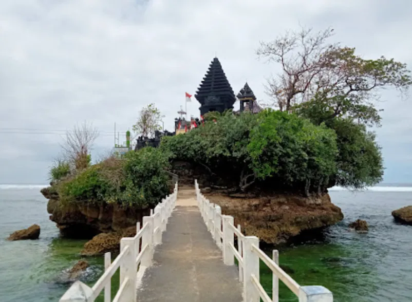 Pantai Balekambang Malang, Harga Tiket & Daya Tarik 2023 - Travelandword