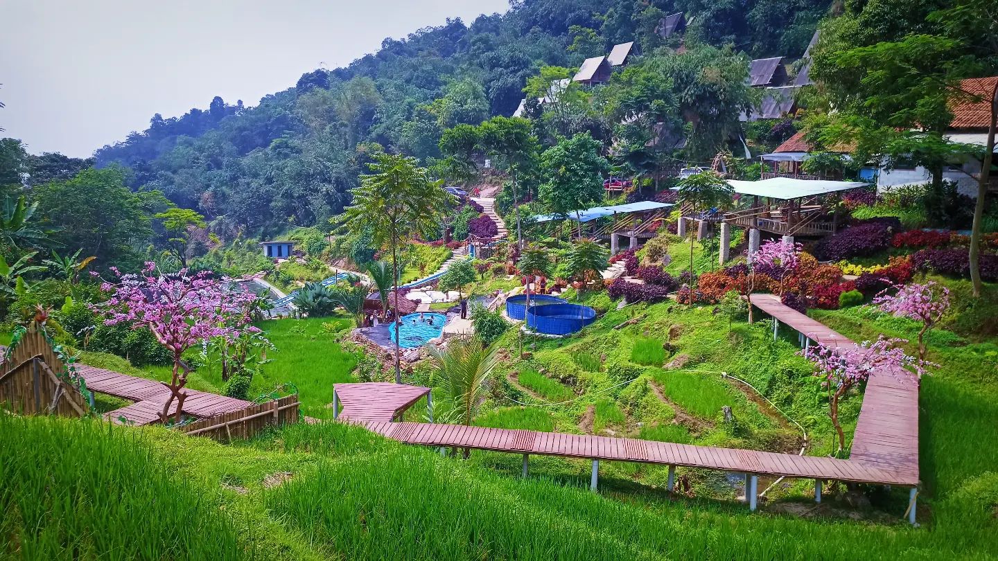 Wisata Lembur Anyar Bogor, Ini Harga Tiket Dan Penginapanya - Travelandword